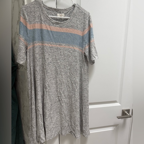 Lou & Grey | Dresses | Lou Grey Heathered Gray Dress With Pastel ...